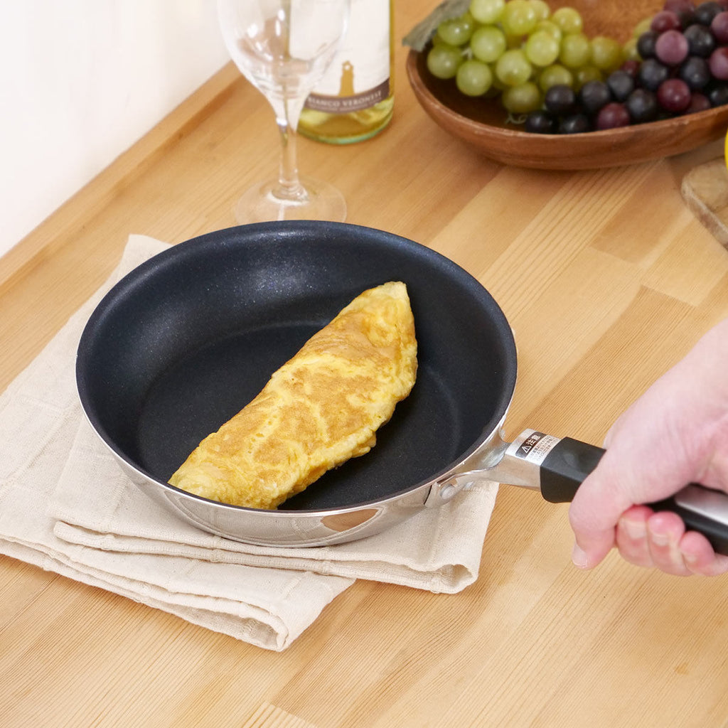 フライパン 18cm IH対応 クワトロプラス 日本製 UMIC ユミック